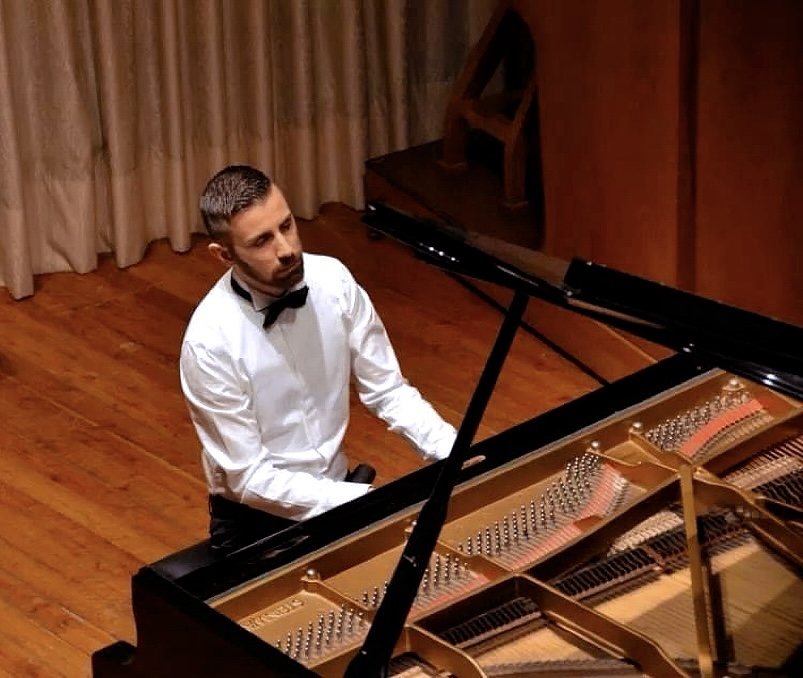 ANDREA ROCCHI - è Musica Nuova